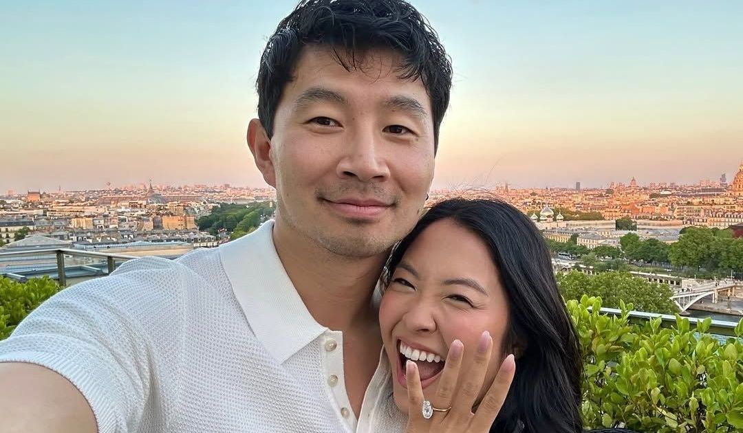 Ator da Marvel pede namorada em casamento e faz referência à "Shang-Chi ...