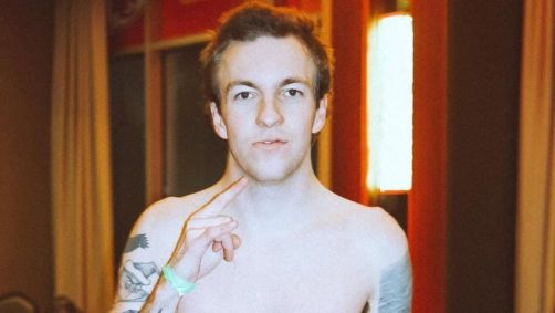 Conheça baterista de Lady Gaga que agitou as redes sociais | CNN Brasil