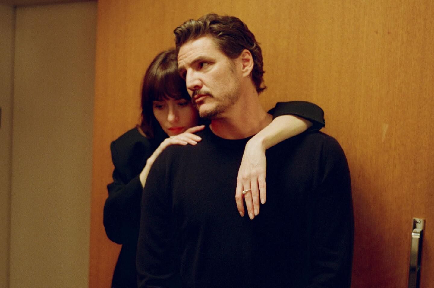 "Amores Materialistas": filme revela bastidores com Pedro Pascal e mais ...