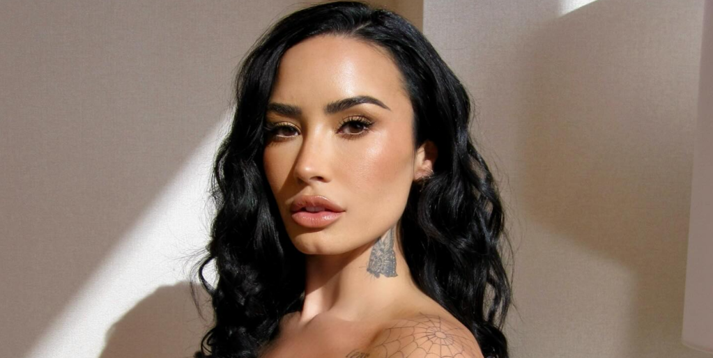 Demi Lovato Sem Extensoes