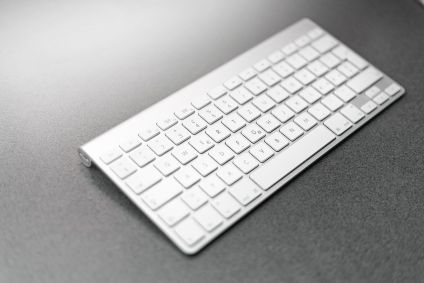 A origem do QWERTY: por que o teclado que usamos não é alfabético ...