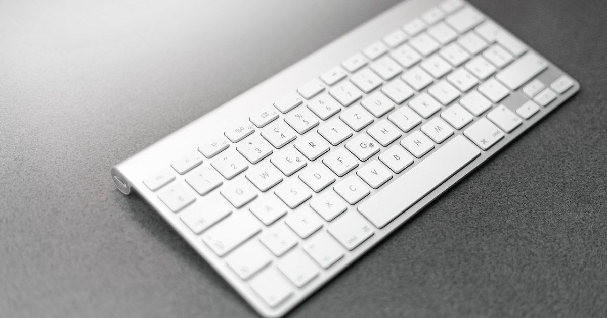 A origem do QWERTY: por que o teclado que usamos não é alfabético ...