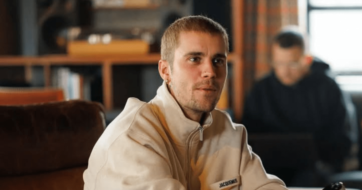 O que está acontecendo com Justin Bieber e sua mãe? | CNN Brasil