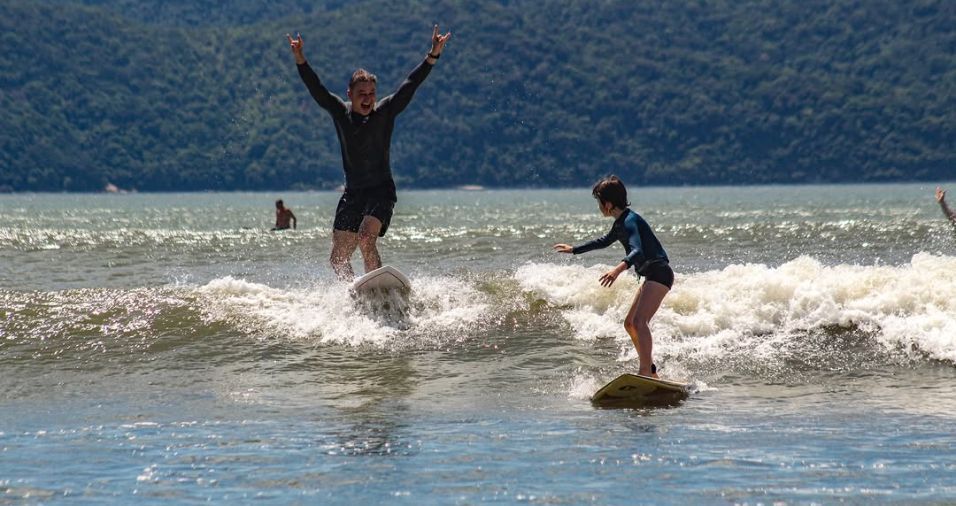 Sandy e Lucas Lima postam fotos inéditas do filho em aniversário; veja | CNN Brasil