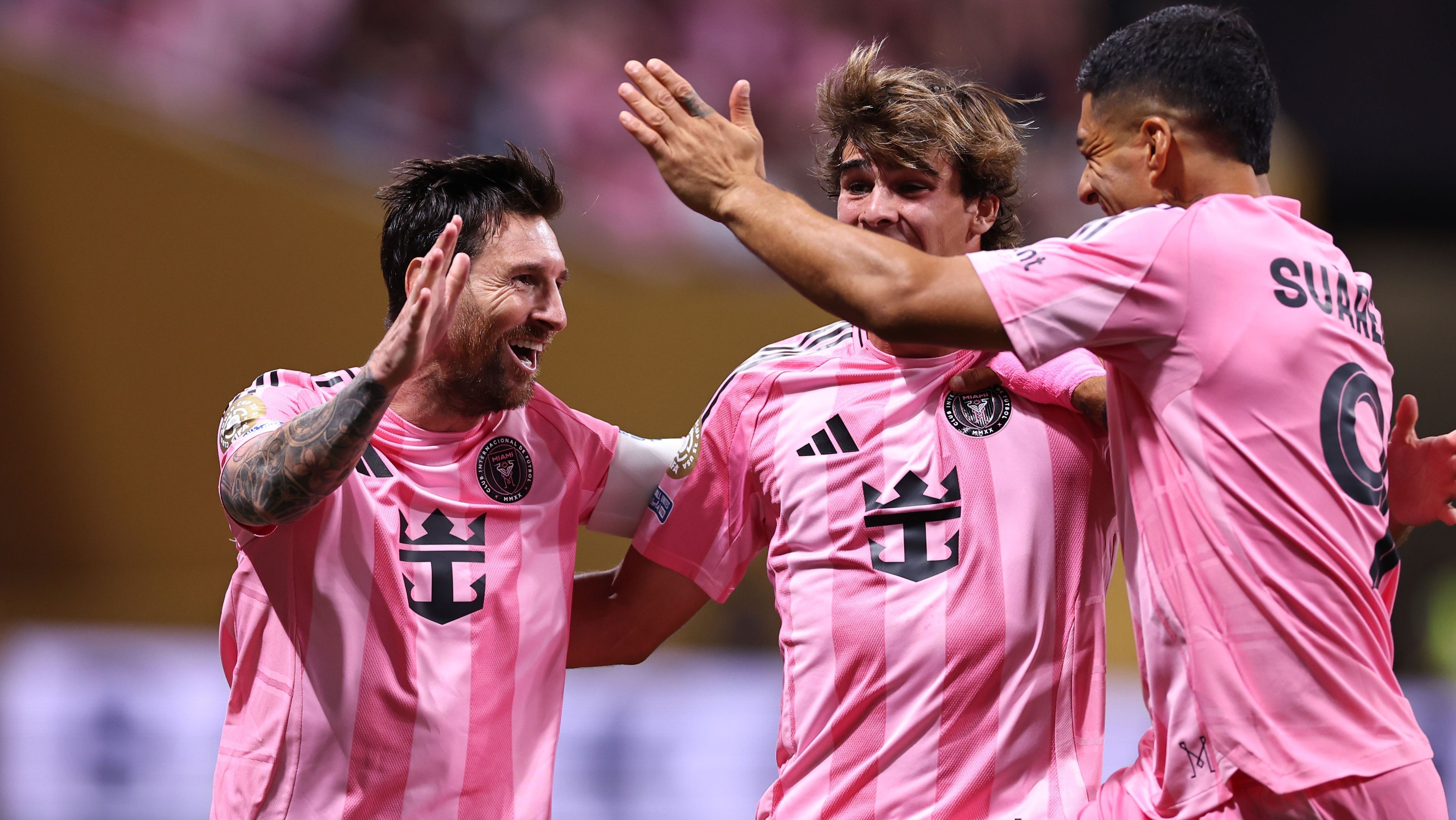 Narrador brasileiro se emociona com gol de Messi na Copa do Mundo de ...