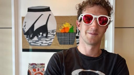 Meta anuncia novos óculos com IA em parceria com a Oakley | CNN Brasil