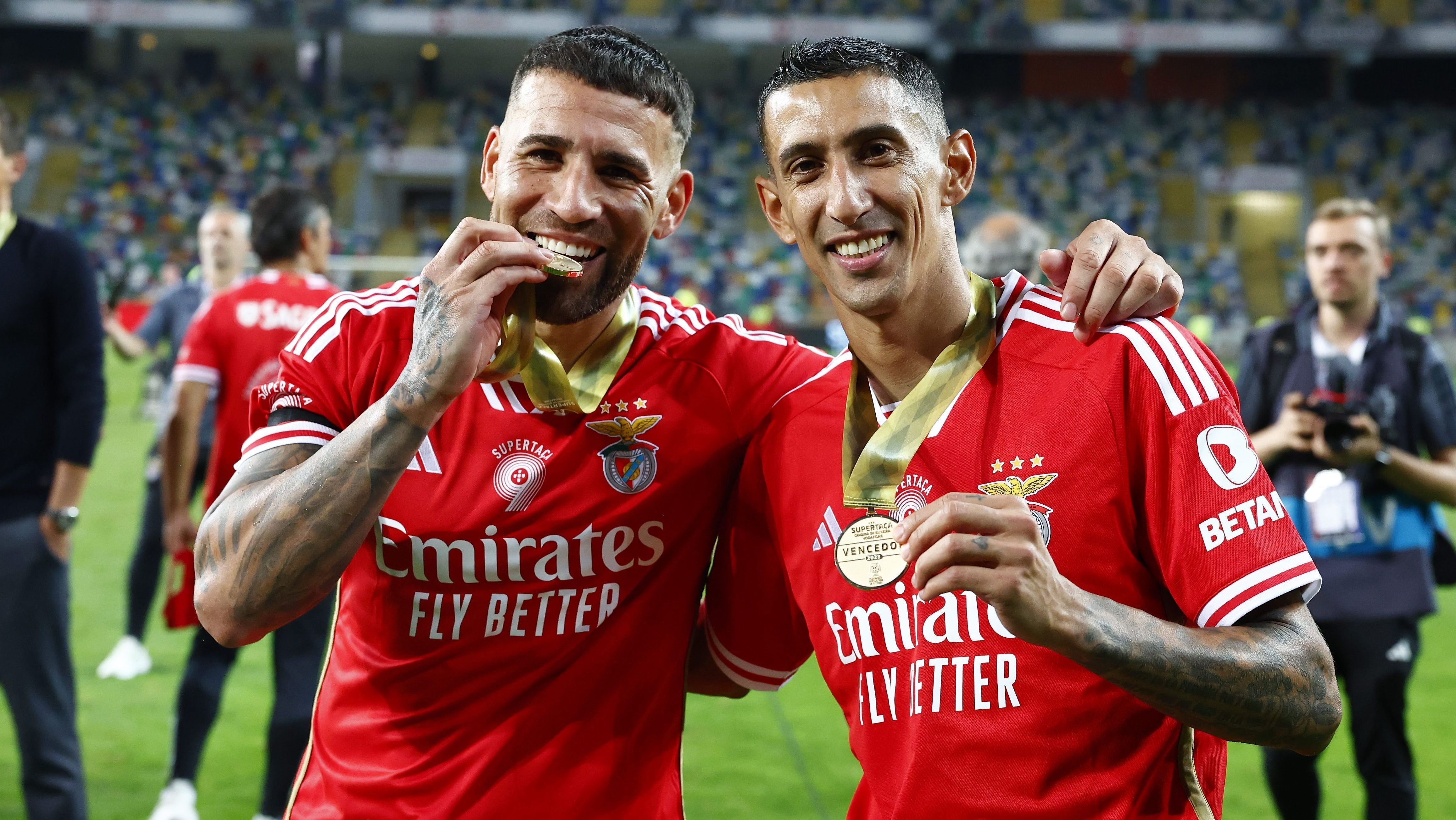 Ídolo argentino renova contrato com o Benfica até 2026 | CNN Brasil