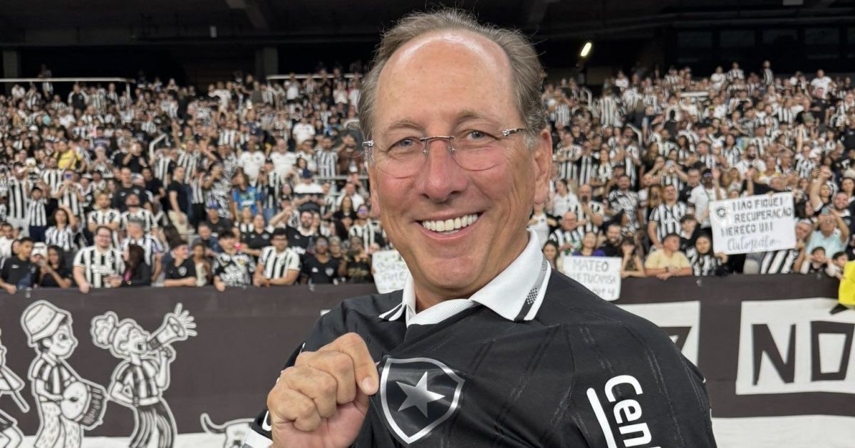 Bola de Ouro 2025: John Textor representa o Botafogo na premiação | CNN ...