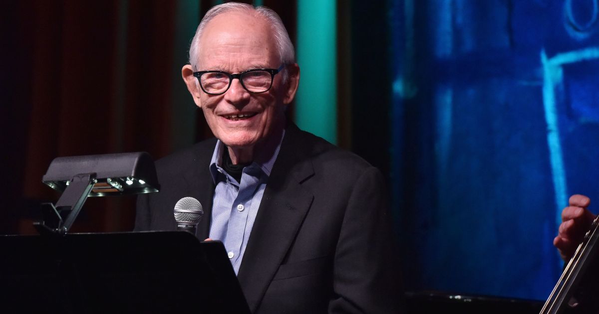 Lendário compositor norte-americano, Alan Bergman morre aos 99 anos ...