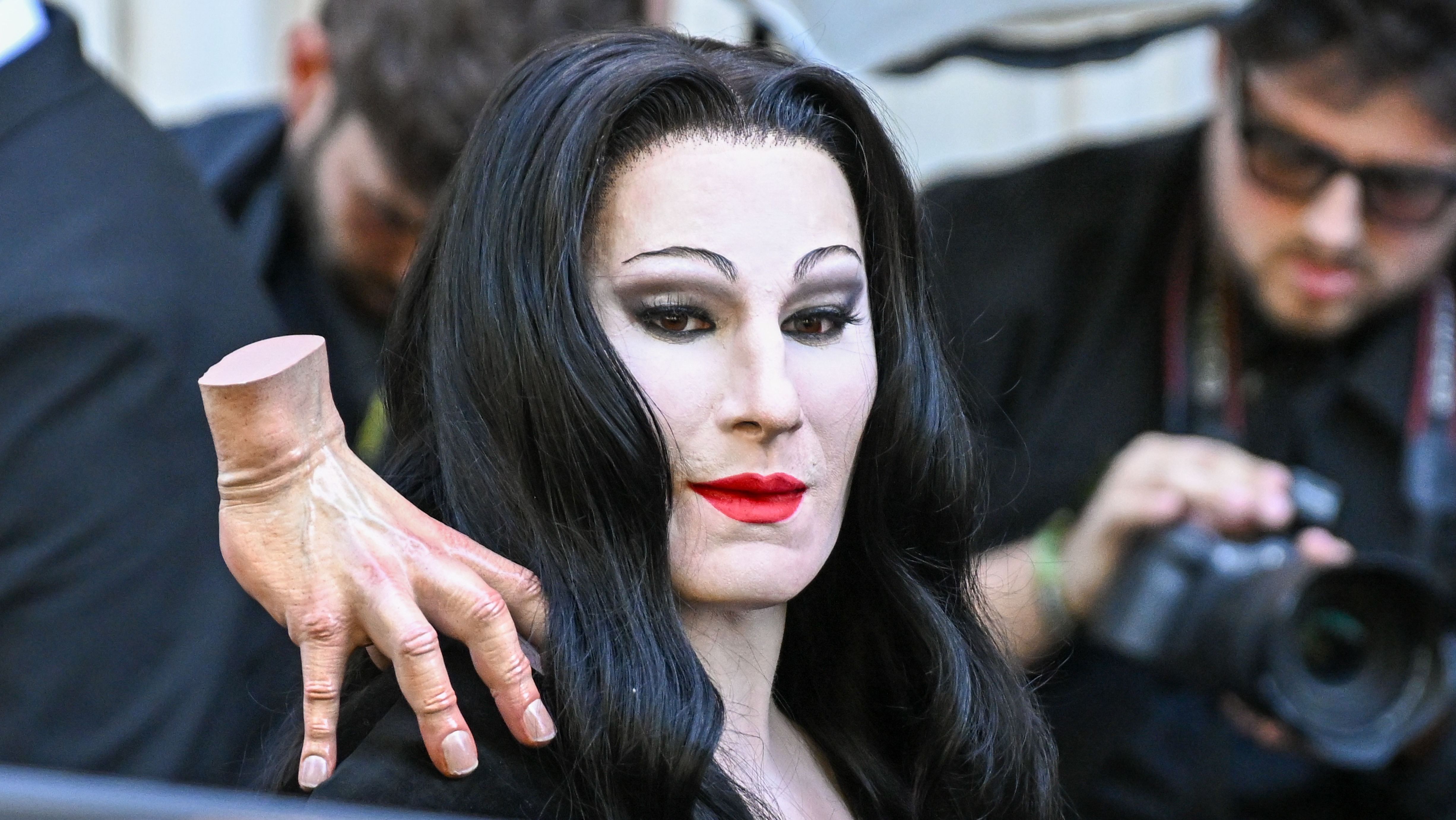 Quem é maquiador que se transforma em celebridades nas Semanas de Moda ...