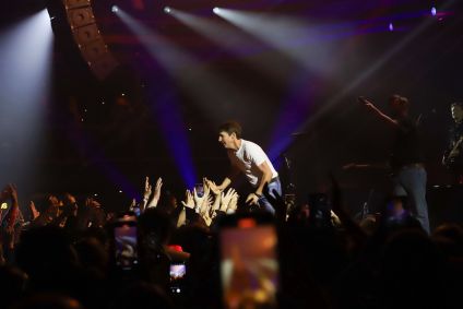 Durante show em São Paulo, James Blunt mergulha no público brasileiro ...