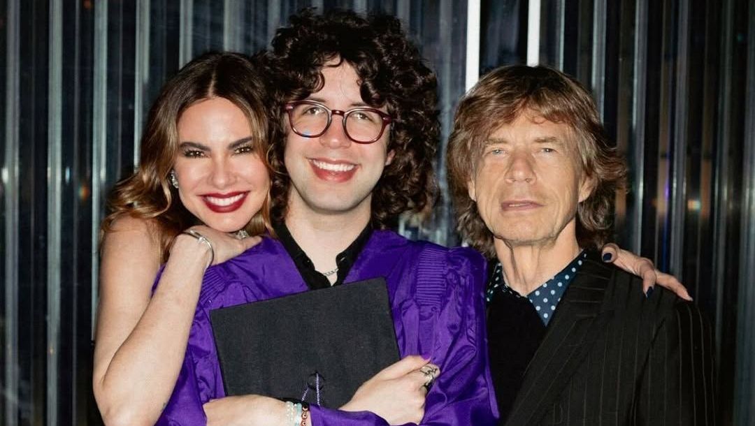 "É fofo", diz Lucas Jagger sobre estilo semelhante ao do pai, Mick ...