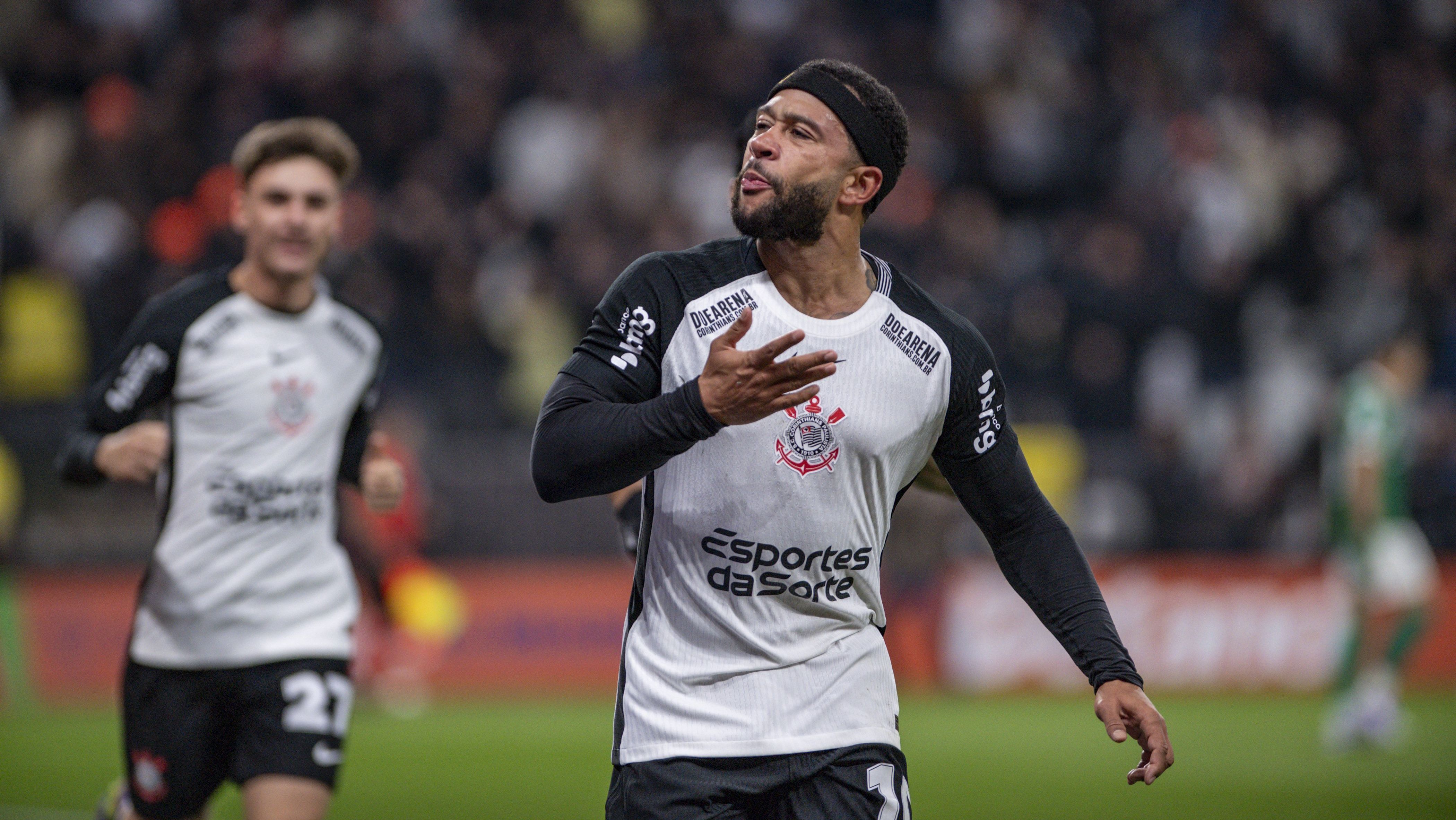 Memphis fecha primeira parte do contrato com R$ 11 milhões a receber | CNN Brasil