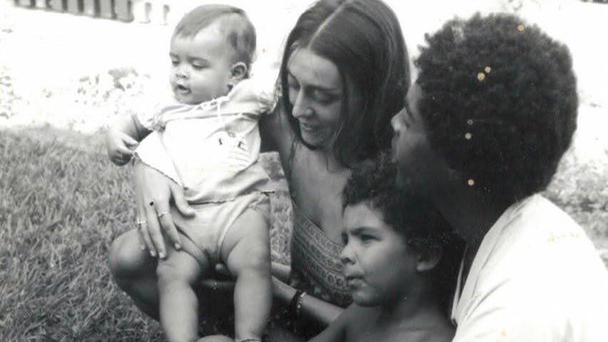 Quem é Sandra Gadelha, mãe de Preta Gil e inspiração de "Drão" | CNN Brasil