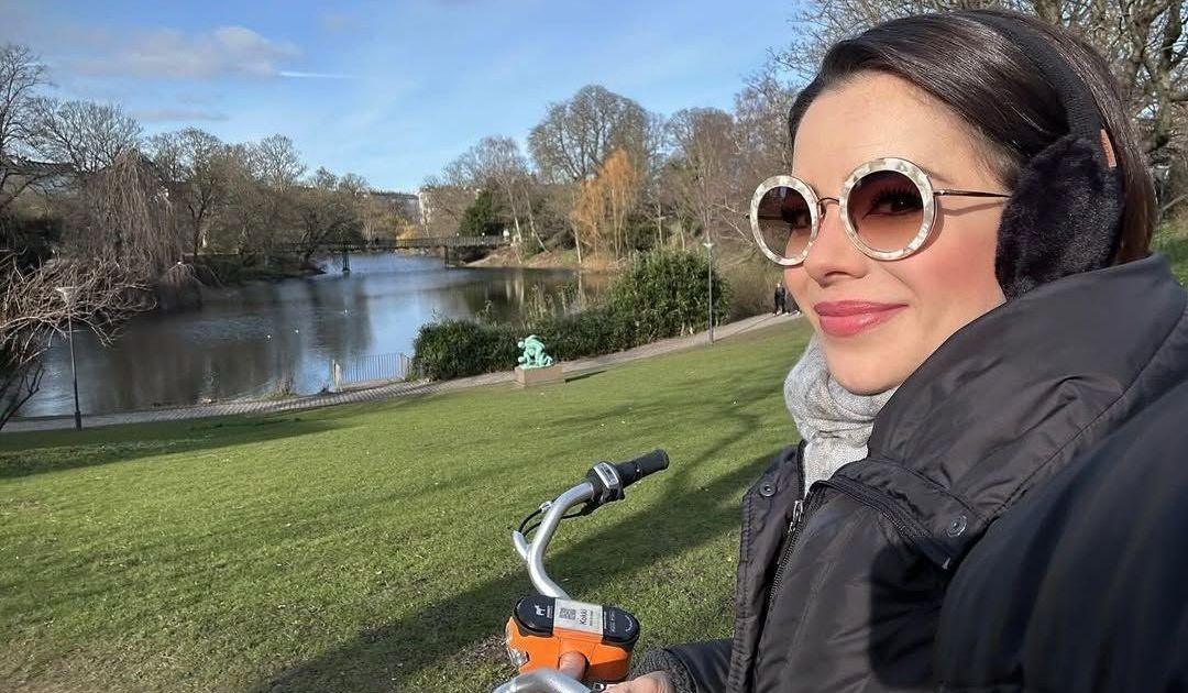 Sandy chora durante desabafo sobre relacionamentos | CNN Brasil