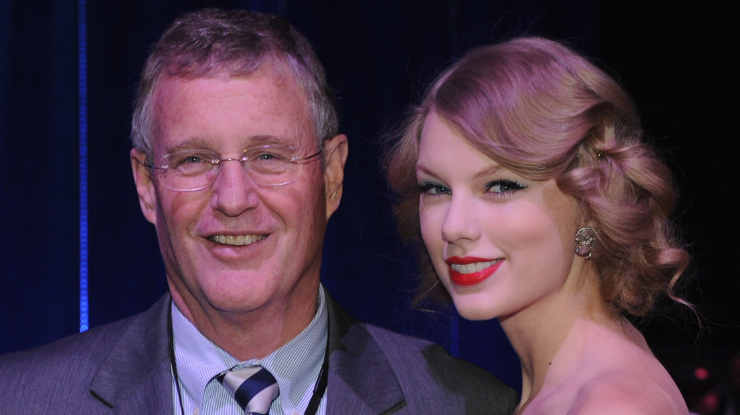 Pai de Taylor Swift passa por cirurgia no coração, diz site | CNN Brasil