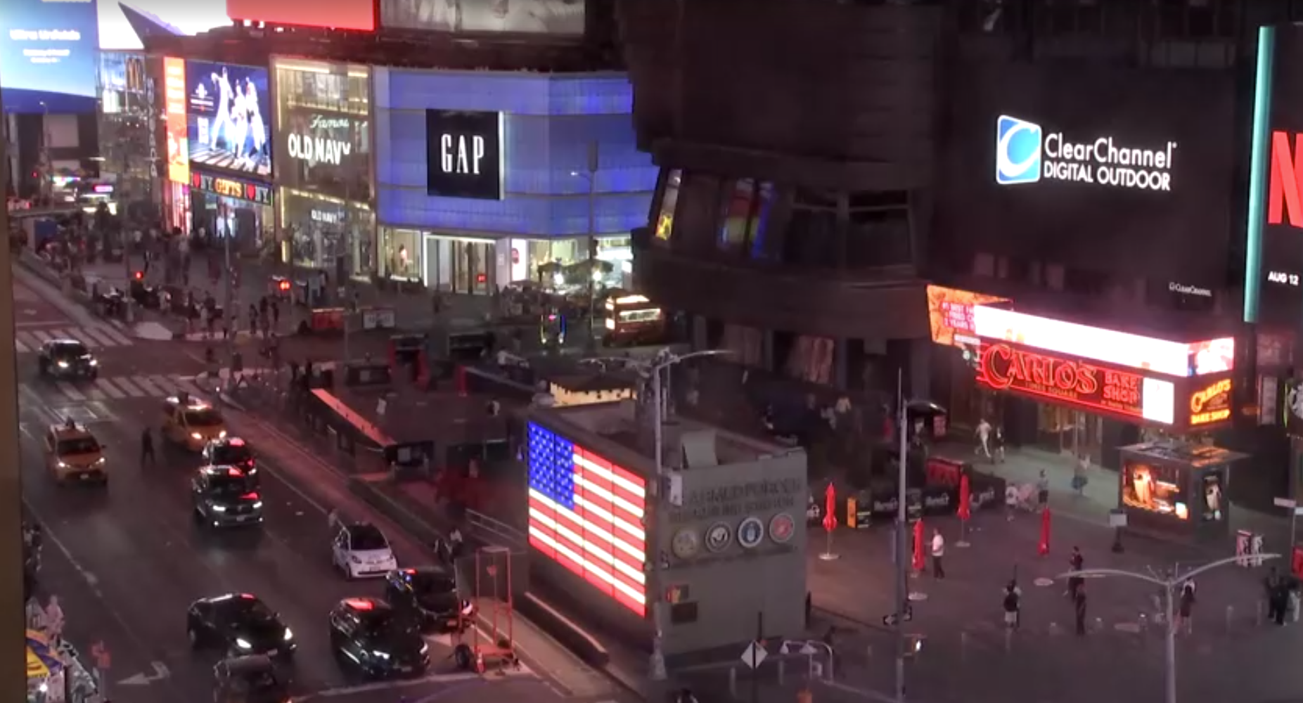 Tiros deixam três feridos na Times Square, em Nova York | CNN Brasil