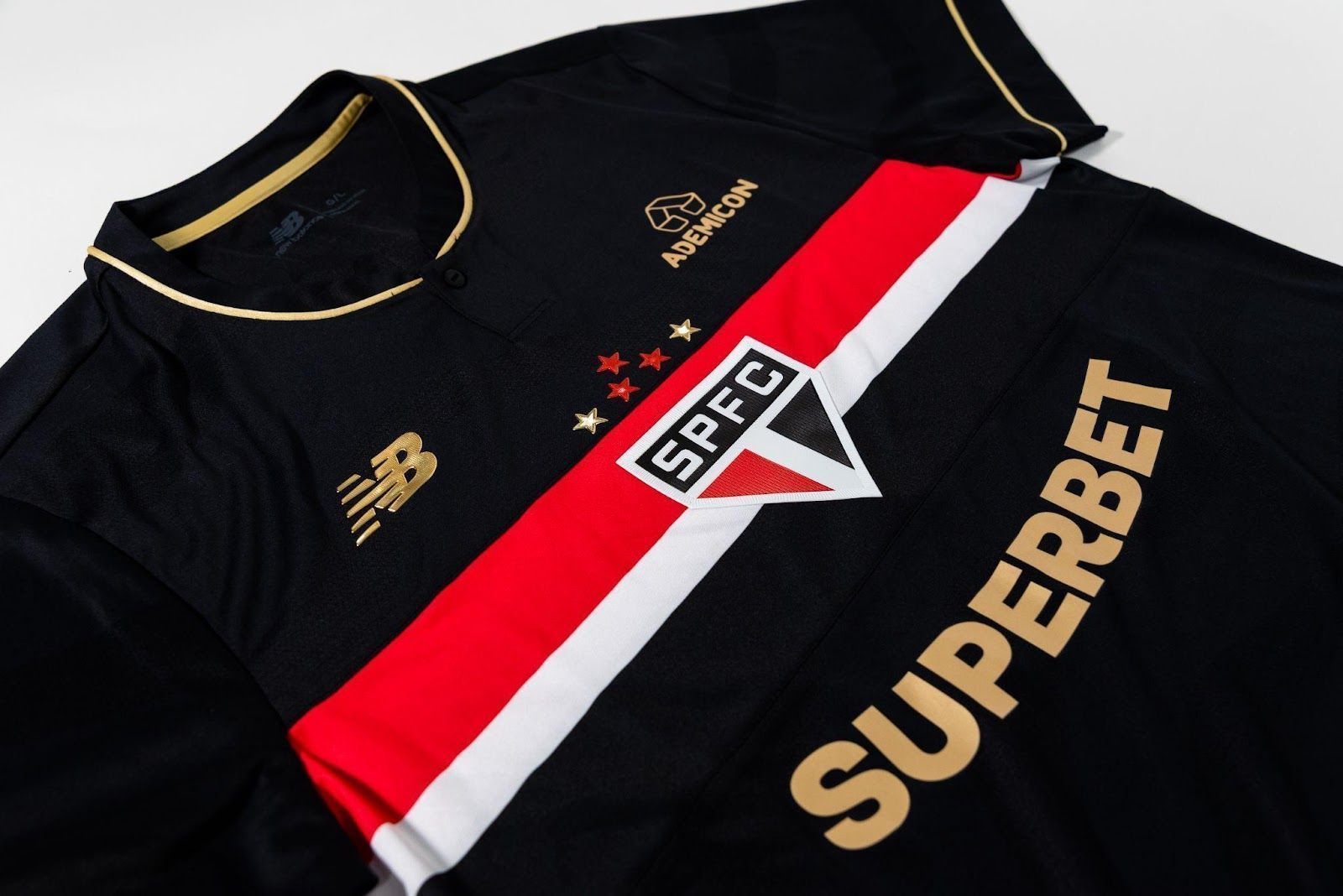 São Paulo lança camisa 3 inspirada em defesa de Rogério Ceni | CNN Brasil