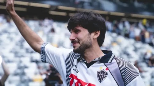 Igor Rabello chora com homenagem de despedida do Atlético na Arena MRV ...