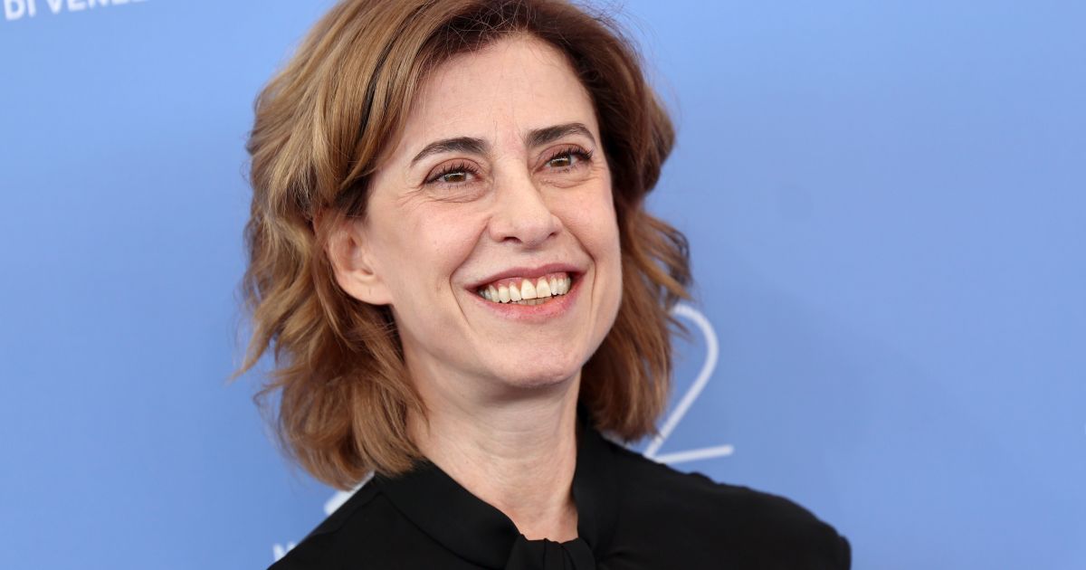 Fernanda Torres chega à abertura do Festival de Veneza | CNN Brasil