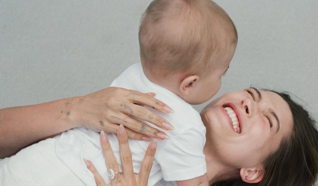 "Gosto mais de quem sou agora", diz Hailey Bieber após se tornar mãe | CNN Brasil