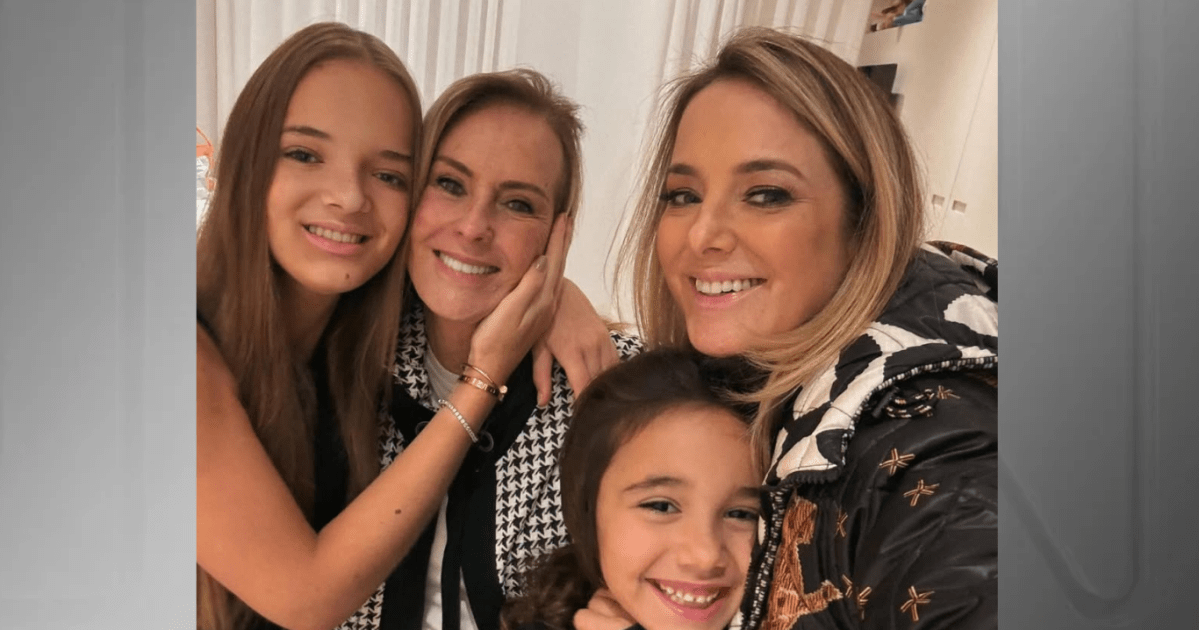 Helô Pinheiro posa ao lado de Ticiane e as netas Rafa e Manu; veja ...