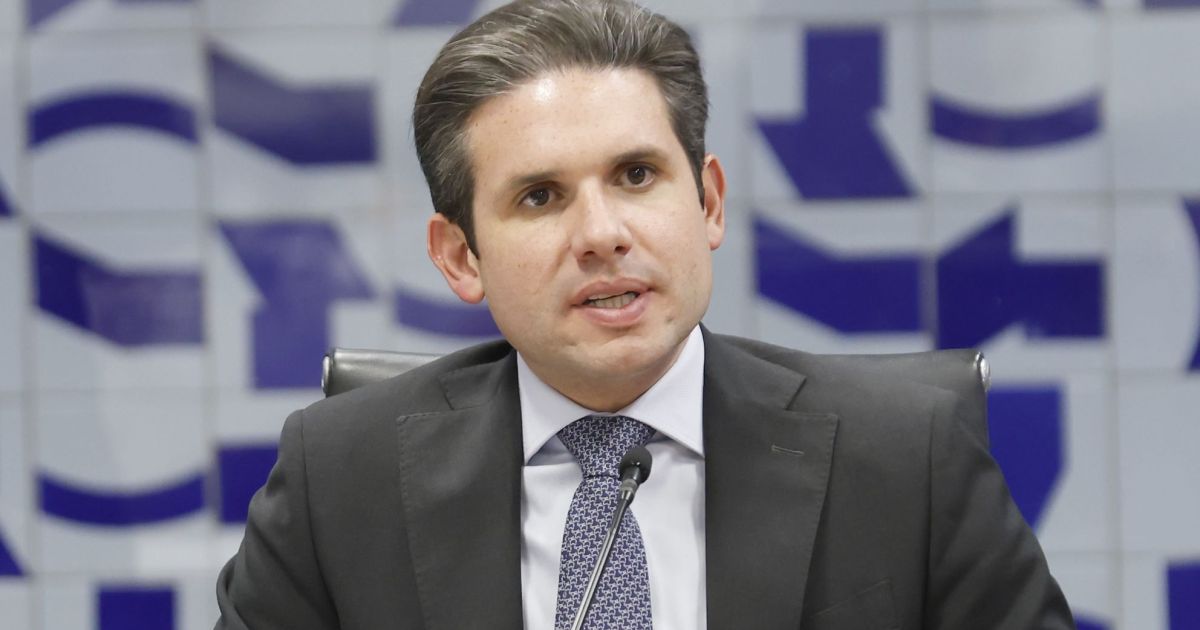 Seguimos melhor pelo debate, convencimento e democracia, diz Hugo | CNN ...