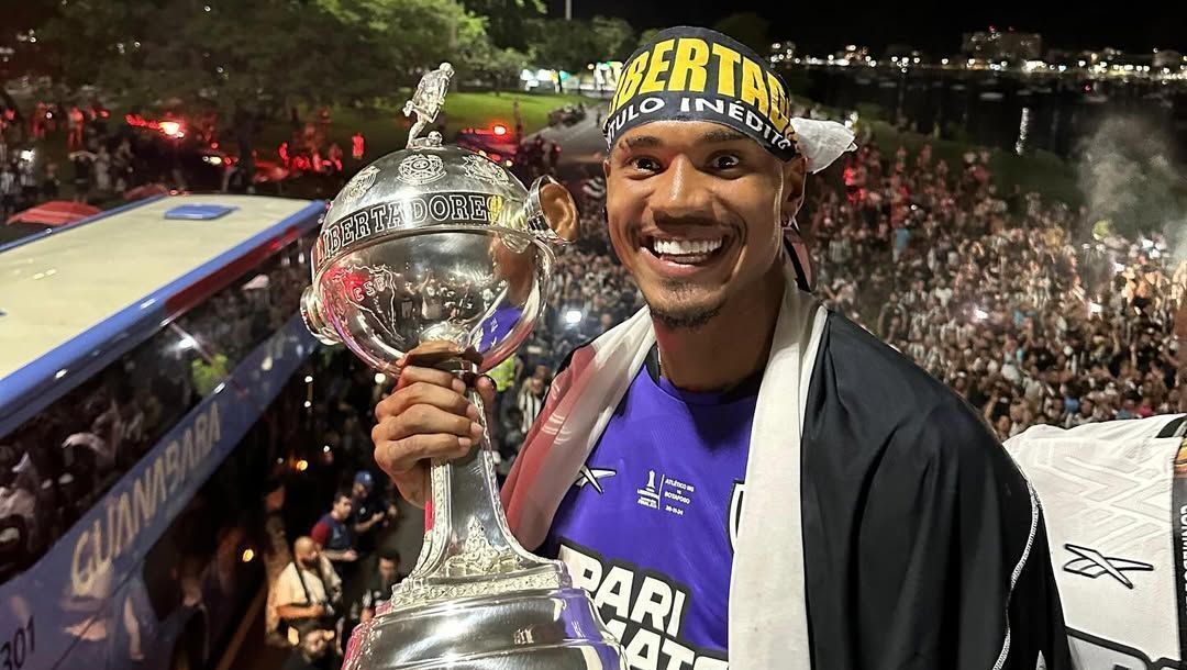 John se posiciona após quase saída do Botafogo e manda recado à torcida ...