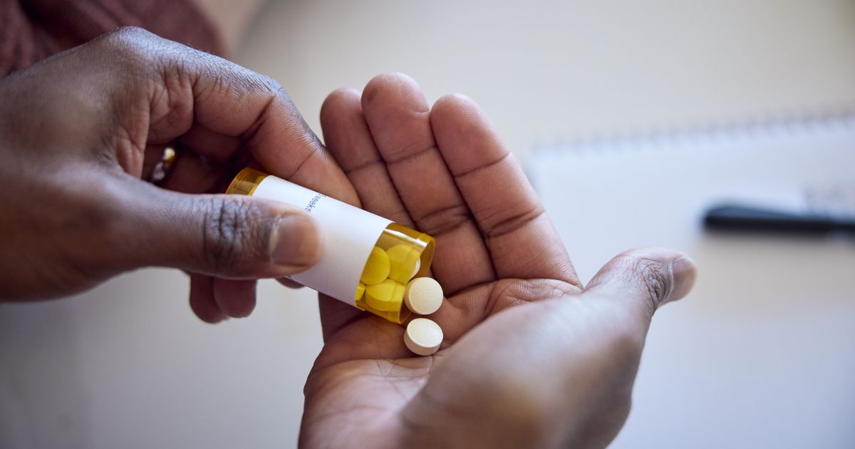 Anvisa aprova medicamento para tratar câncer agressivo no sangue | CNN ...