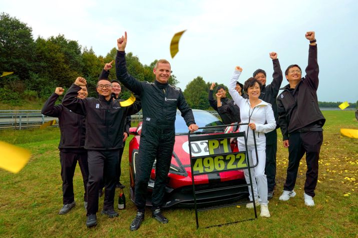 BYD bate recorde mundial de velocidade com elétrico Yangwang U9 | CNN Brasil