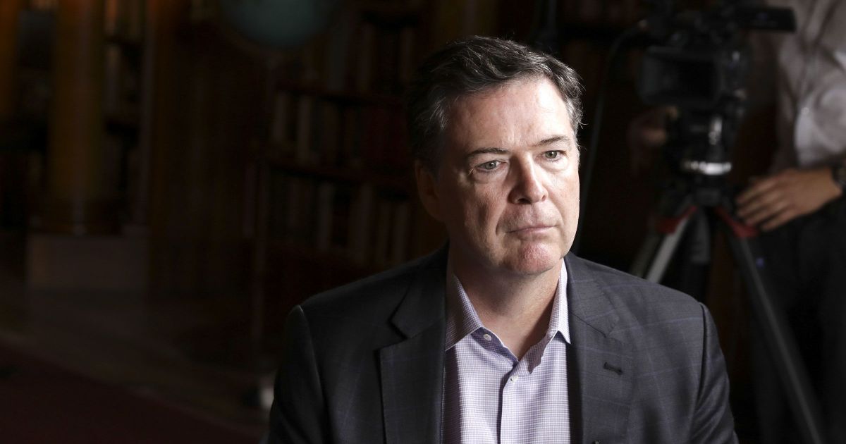 Ex-diretor do FBI James Comey é acusado formalmente após pressão de ...