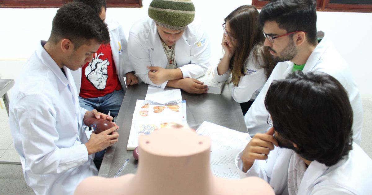 Med Day da Unicid permite conhecer rotina do curso de medicina; saiba ...