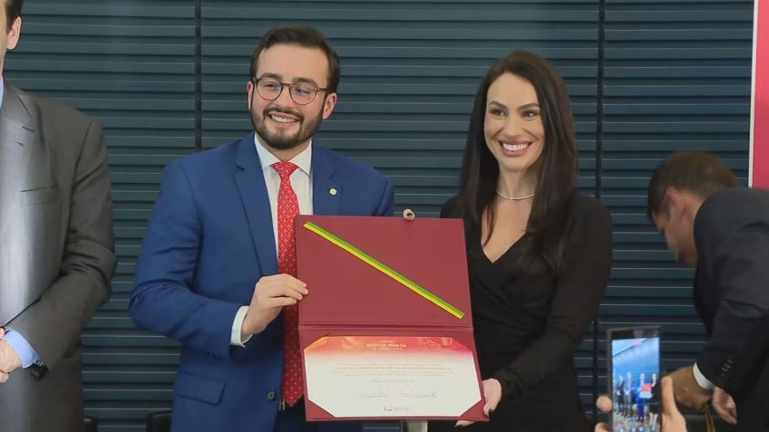 Câmara premia Tainá Falcão, âncora da CNN, com medalha Glória Maria | CNN Brasil