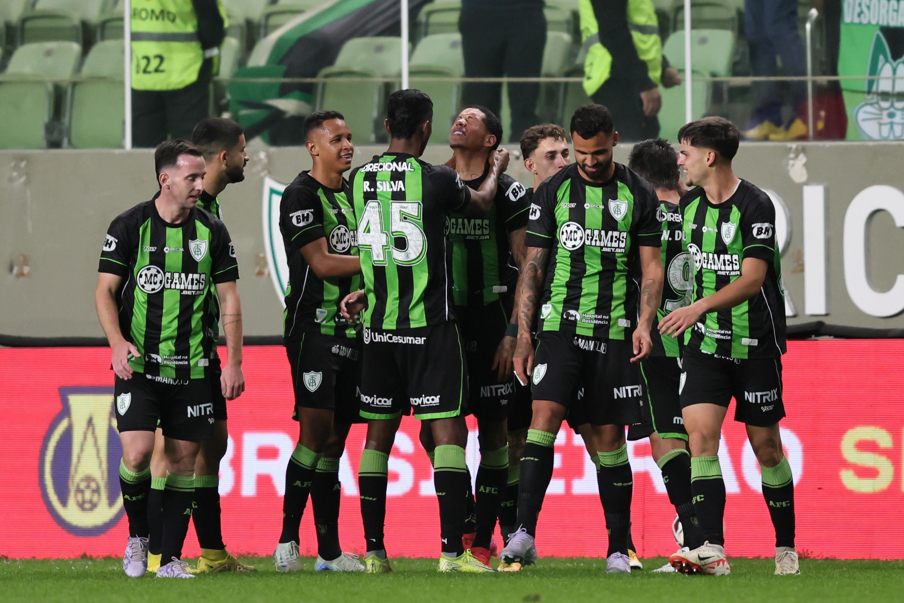 América-MG vence Avaí, quebra tabu e ganha "sobrevida" na Série B | CNN Brasil