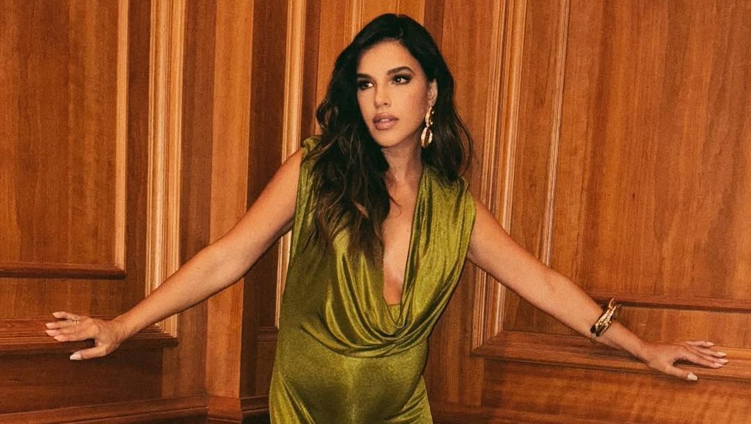 Mariana Rios exibe barrigão em vestido no casamento de filha do Faustão ...
