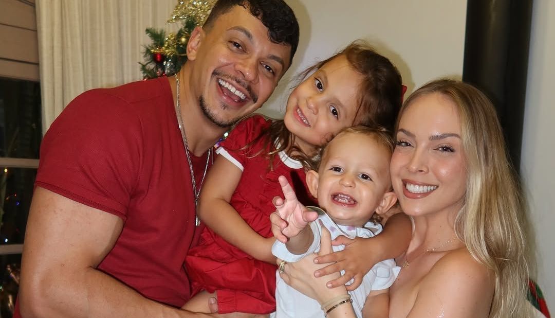 Tata Estaniecki posa ao lado dos filhos após término com Cocielo | CNN ...