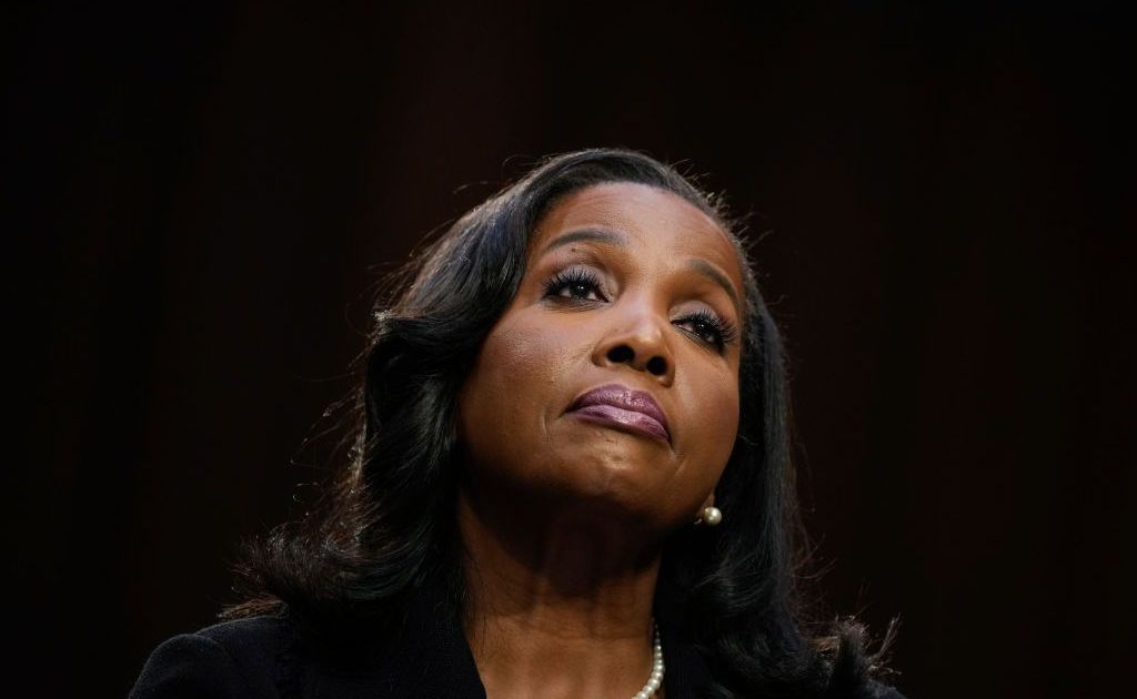 Suprema Corte dos EUA mantém Lisa Cook no Fed até janeiro | CNN Brasil