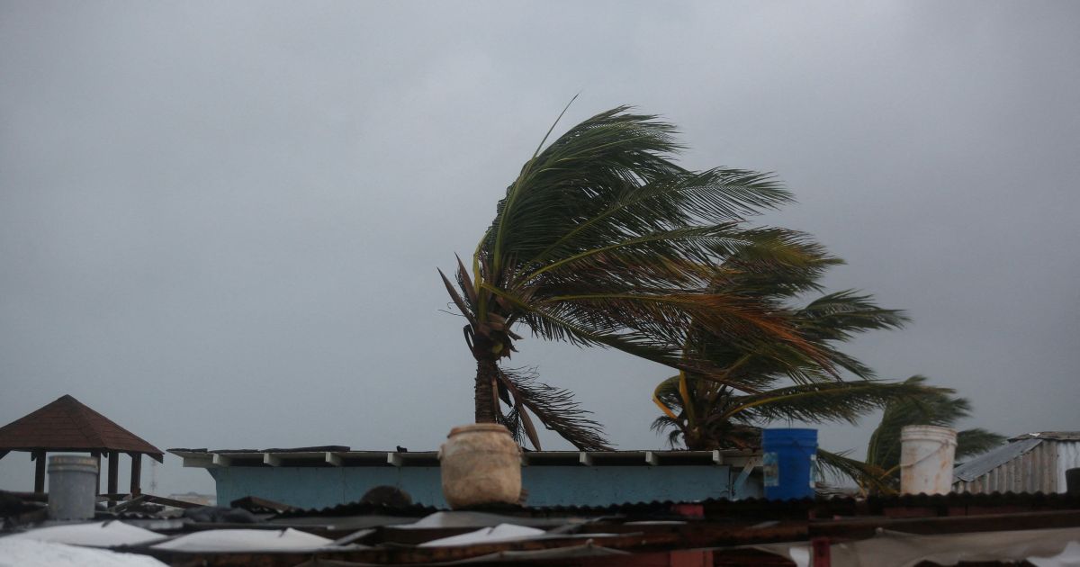 Furacão Melissa toca solo da Jamaica com ventos de quase 300 km/h | CNN ...