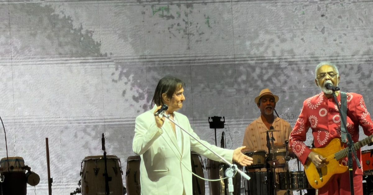 Roberto Carlos participa de último show da turnê de Gilberto Gil em SP ...