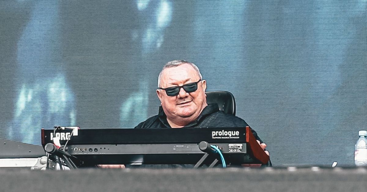 Morre Dave Ball, ícone da música eletrônica, aos 66 anos | CNN Brasil