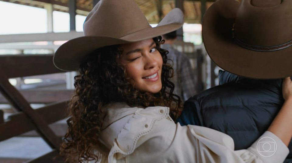 De príncipe a fazendeiro: o fim de Fátima nas duas versões de "Vale Tudo" | CNN Brasil