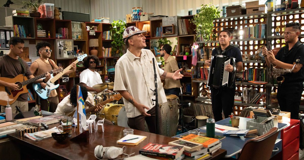 "Tiny Desk": por que formato icônico dos EUA migrou para o Brasil | CNN ...