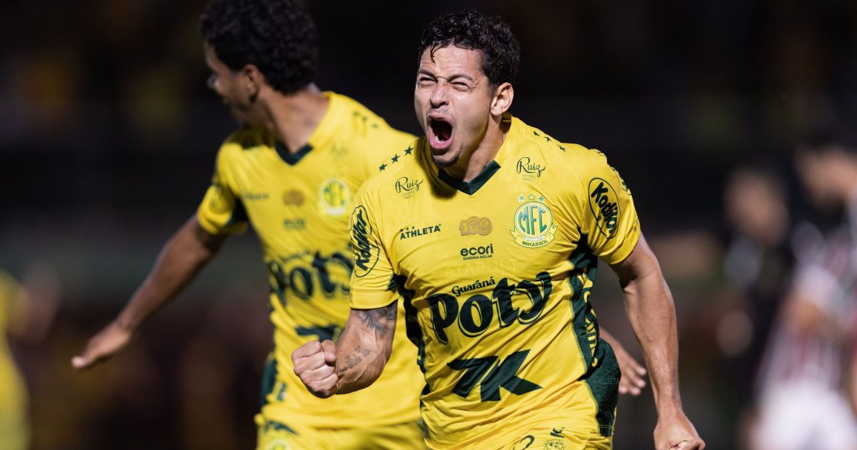 Com gol no fim, Mirassol vence Fluminense e volta ao G4 do Brasileirão ...