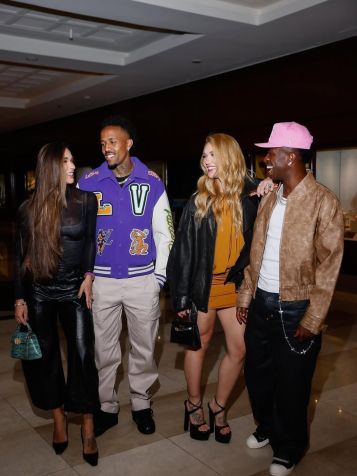 Virginia e Vini Jr. posam como casal pela primeira vez após noitada ...