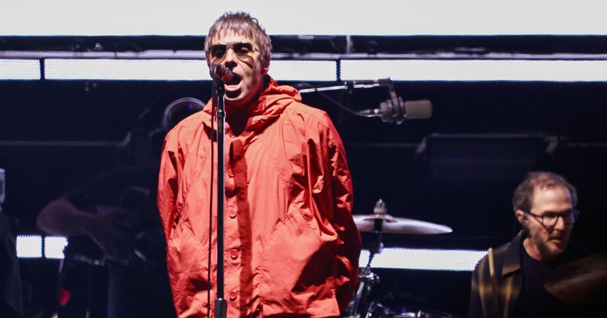 Oasis homenageia Gary "Mani" Mounfield em show em SP dias após sua ...