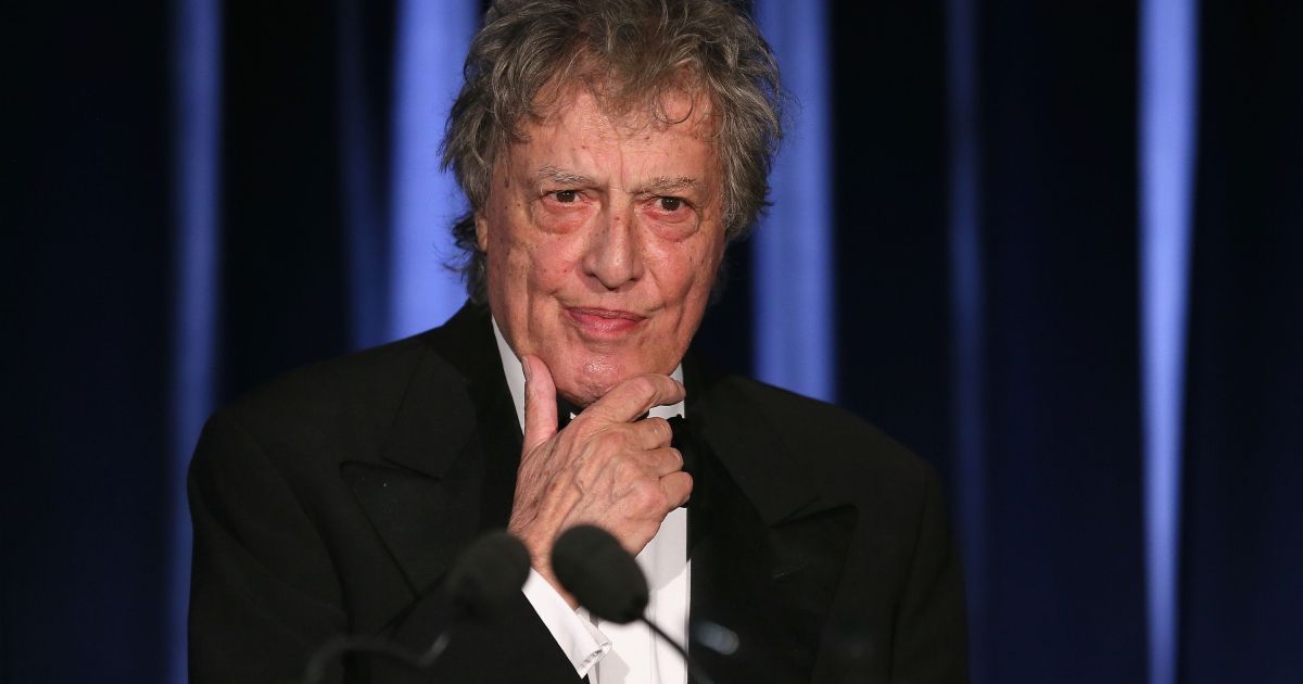 Morre aos 88 anos Tom Stoppard, dramaturgo e roteirista vencedor do Oscar | CNN Brasil