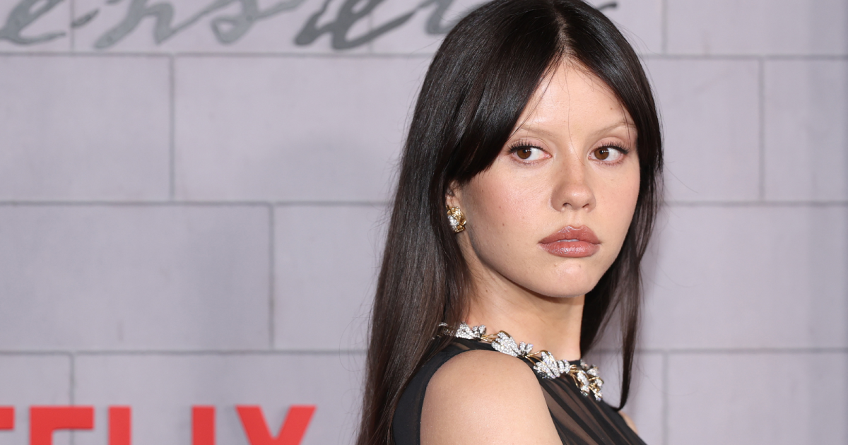 Fãs ficam surpresos com longo nome de Mia Goth; descubra qual | CNN Brasil