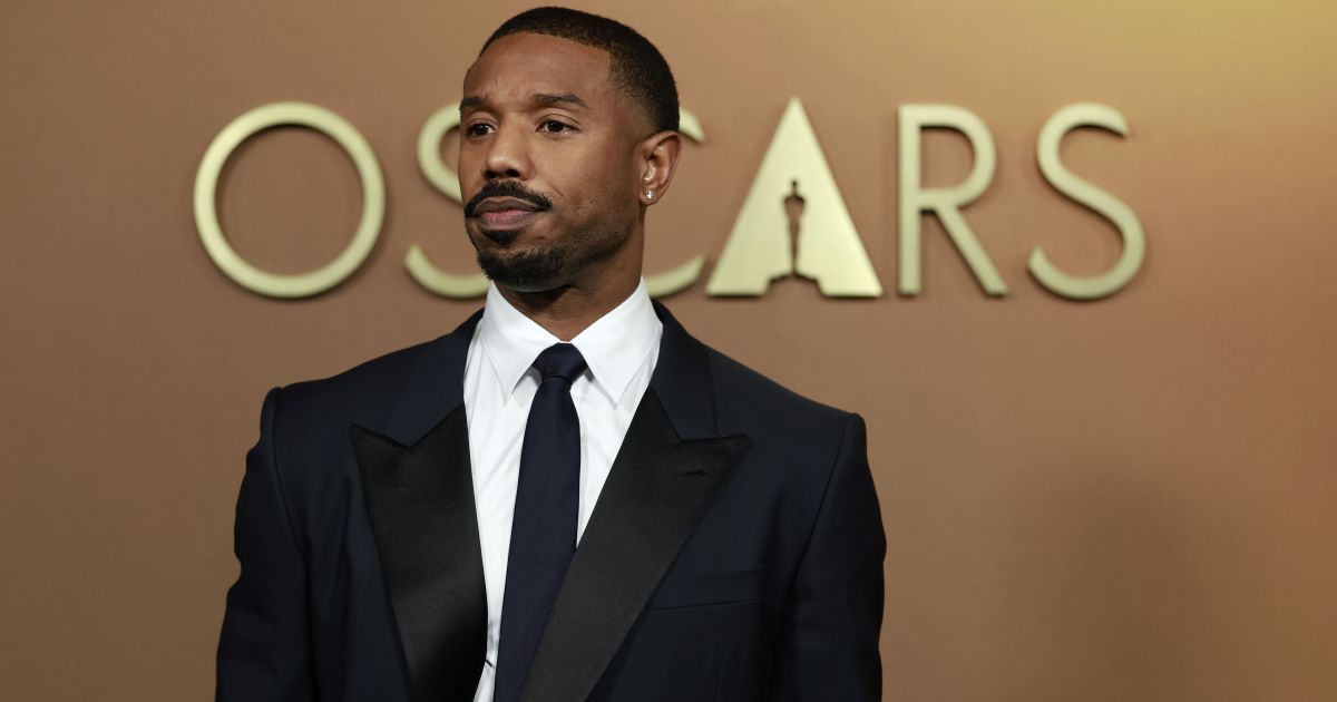 Michael B. Jordan está envolvido na adaptação de "Quarta Asa", diz site ...