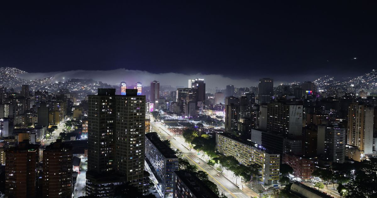 O que se sabe sobre os tiros disparados na capital da Venezuela | CNN ...