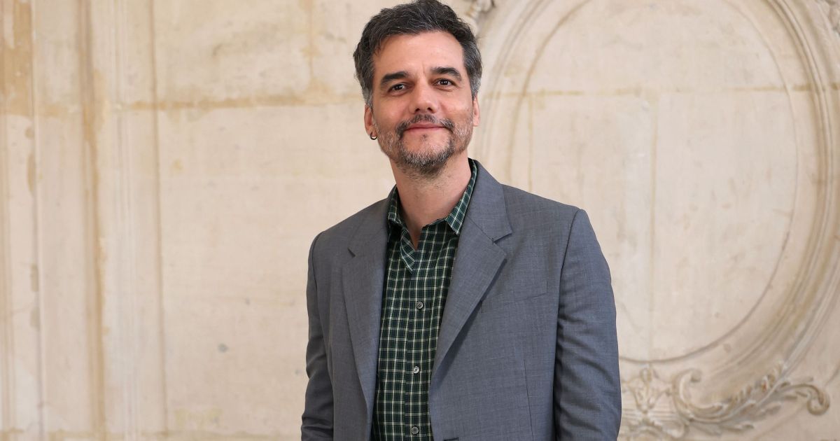 Wagner Moura vai a desfile da Dior na Semana de Moda Masculina de Paris ...